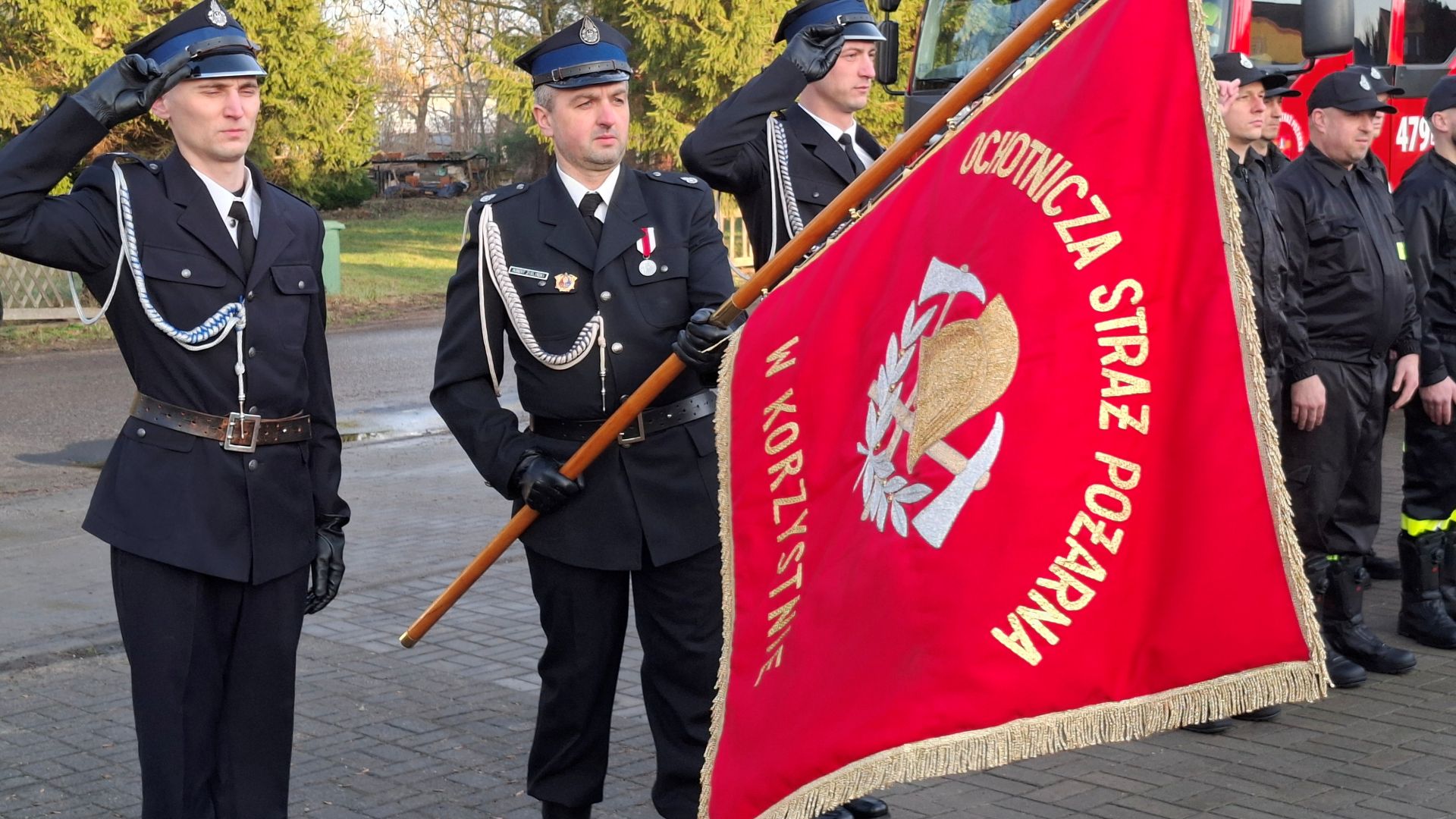 Wyjątkowy dzień dla druhów z OSP Korzystno. Jednostka otrzymała nowy ...
