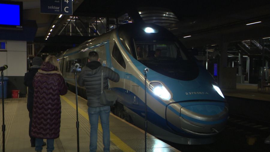 Pendolino w Szczecinie. Pierwszy pociąg wyjechał na trasę [ZDJĘCIA]