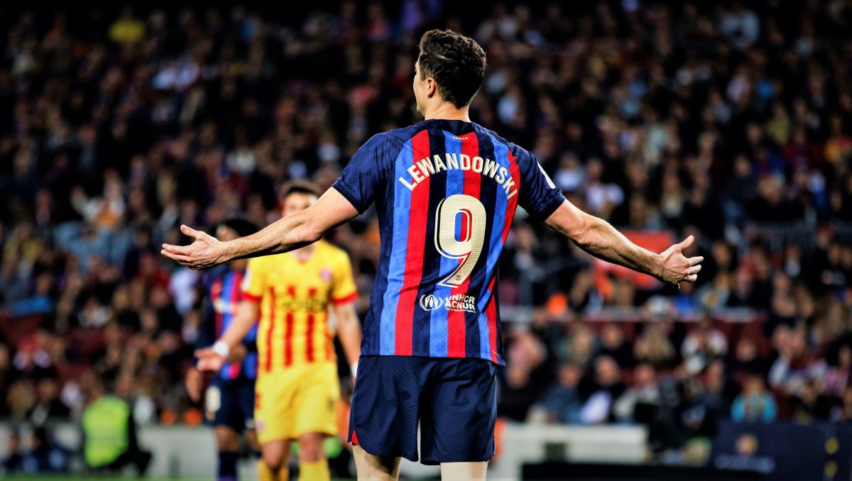 Vitor Roque kupiony przez Barcelonę, ale... nie może w niej zagrać ...