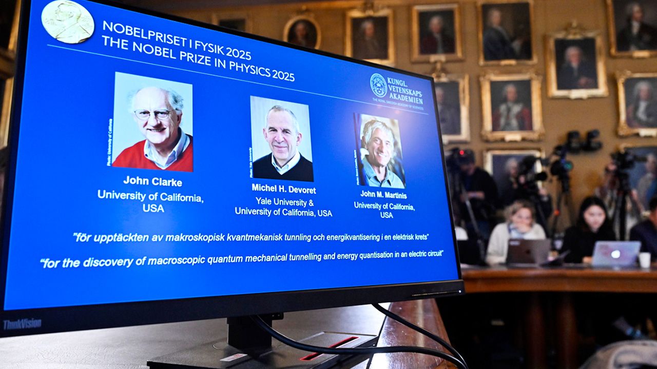 Nobel z fizyki 2025. John Clarke, Michel H. Devoret oraz John M. Martinis laureatami nagrody ...