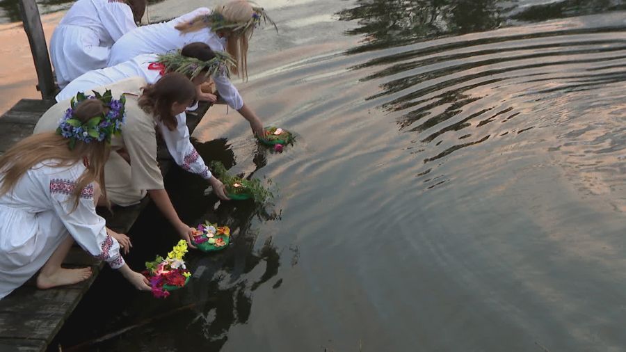 Białoruska "Noc Kupały" wieczorem w Białowieży