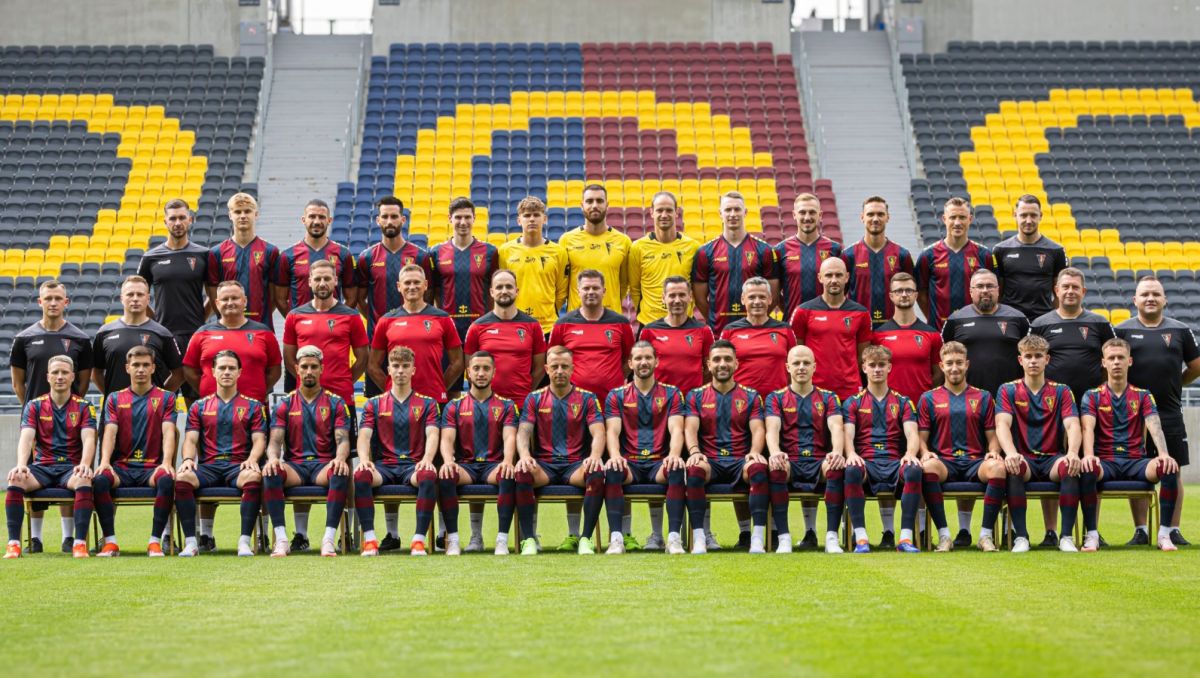 Pogoń Szczecin: niezbędnik kibica PKO Ekstraklasy. Skład, transfery i ...